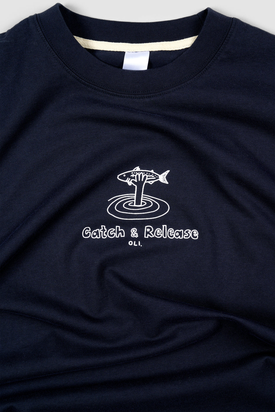 Catch & Release T - Navy – Oli.