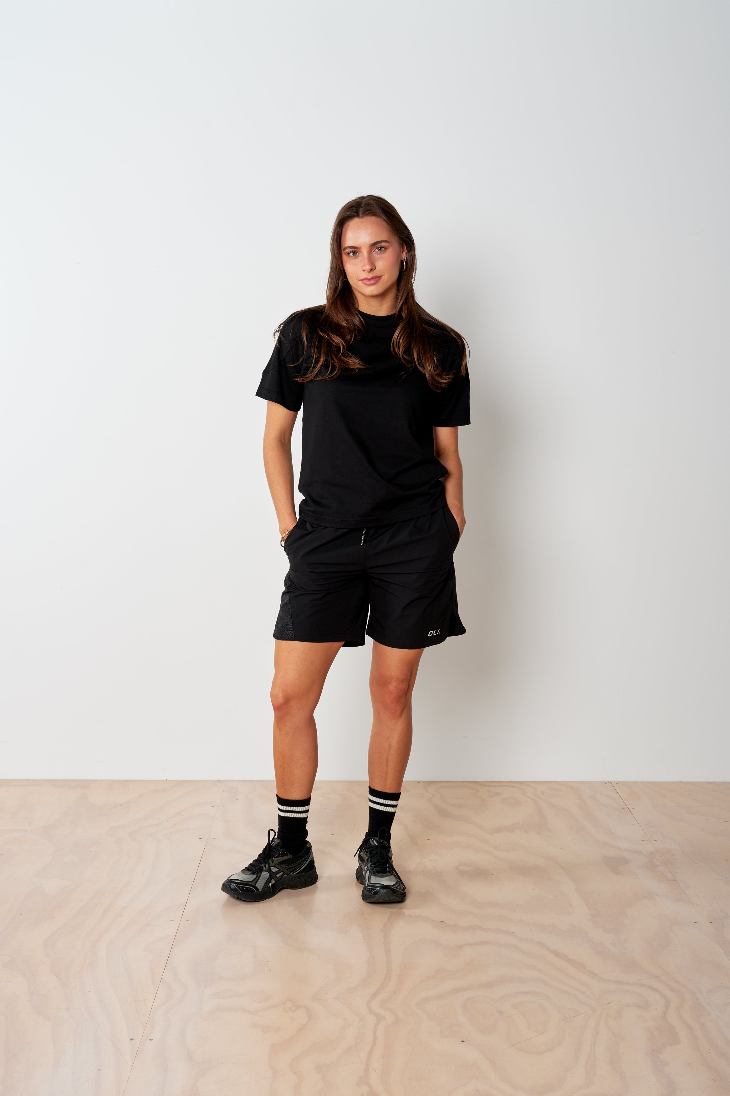 Active Classic T - Black – Oli.